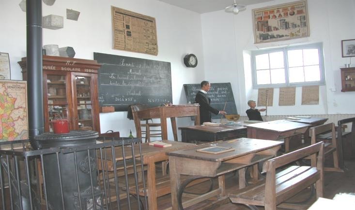 Le musée départemental de l'Ecole publique de Vergné Le musée départemental de l'Ecole publique de Vergné
